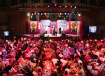 Nuevo programa de BBC Two – Juguemos a los dardos por Comic Relief – Winmau