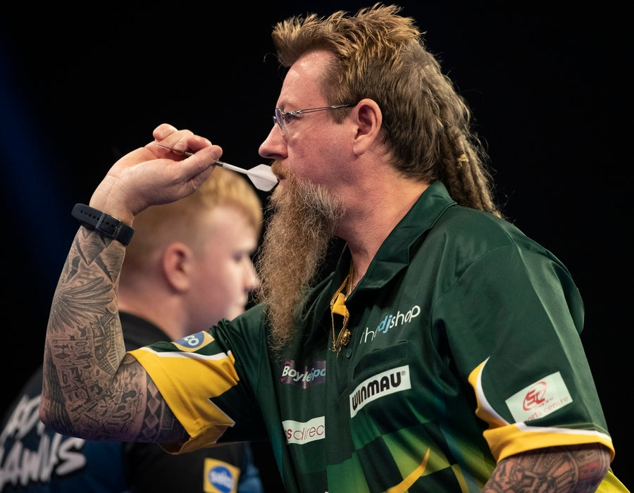 Whitlock Tops Group with Storming Comeback – Winmau